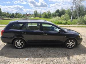 Black Toyota Avensis 2004 in Panevezys, with an engine capacity of 2.00 L and mileage of 220 thousand km for 1600 €, photo 23 on AUTOMOTO.COM.LV