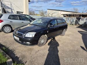 Melns Toyota Avensis 2004 Daugavpils, ar dzinēja tilpumu 2.00 L un nobraukumu 280 tūkst. km par 1999 €, foto  vietnē AUTOMOTO.COM.LV