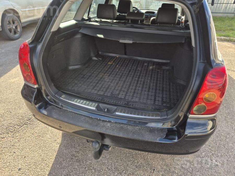 Melns Toyota Avensis 2004 Daugavpils, ar dzinēja tilpumu 2.00 L un nobraukumu 280 tūkst. km par 1999 €, foto 6 vietnē AUTOMOTO.COM.LV