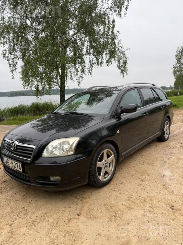 Black Toyota Avensis 2004 in Jekabpils, with an engine capacity of 1.80 L and mileage of 187 thousand km for 1750 €, photo 1 on AUTOMOTO.COM.LV