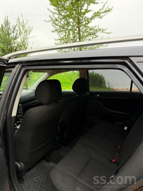 Black Toyota Avensis 2004 in Jekabpils, with an engine capacity of 1.80 L and mileage of 187 thousand km for 1750 €, photo 3 on AUTOMOTO.COM.LV