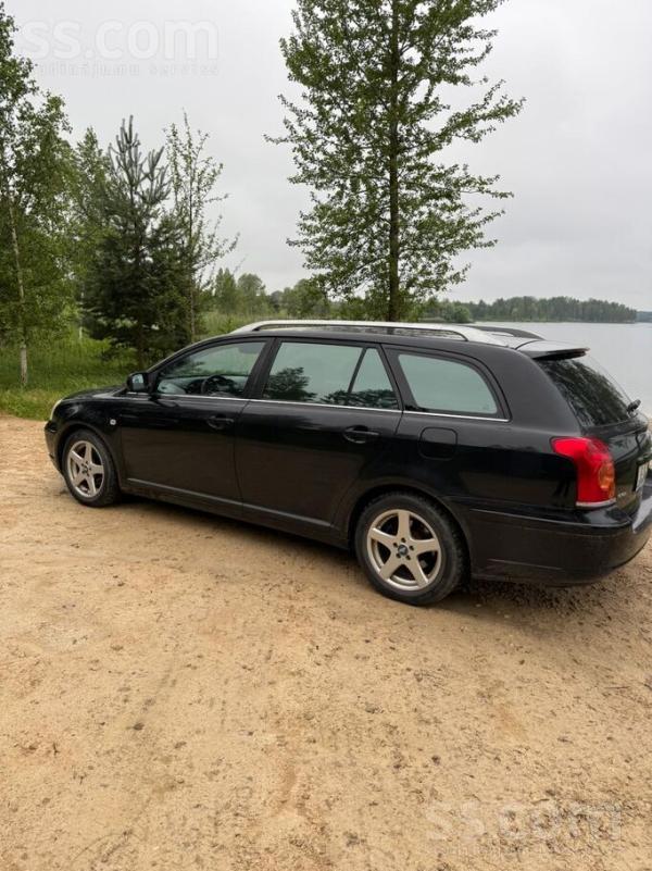 Black Toyota Avensis 2004 in Jekabpils, with an engine capacity of 1.80 L and mileage of 187 thousand km for 1750 €, photo 10 on AUTOMOTO.COM.LV