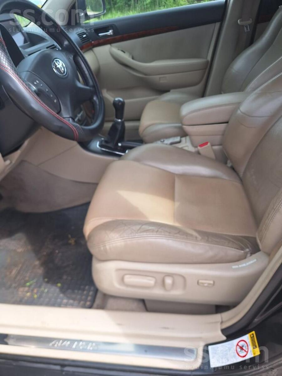 Melns Toyota Avensis 2004 Rīga, ar dzinēja tilpumu 2.00 L un nobraukumu 273 tūkst. km par 1700 €, foto 7 vietnē AUTOMOTO.COM.LV