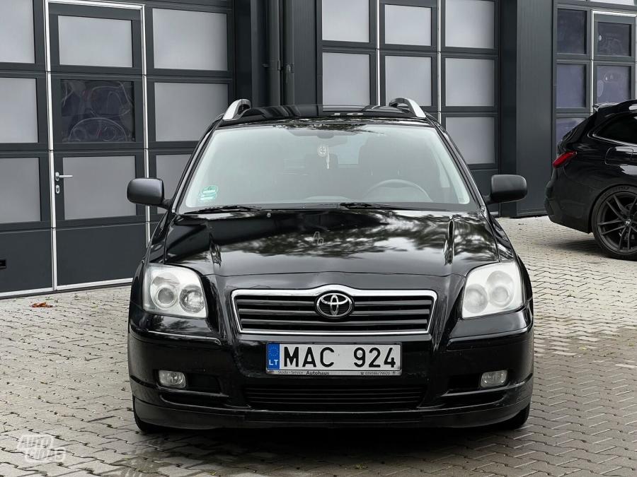 Black Toyota Avensis 2004 in Siauliai, with an engine capacity of 2.00 L and mileage of 366 thousand km for 1250 €, photo 4 on AUTOMOTO.COM.LV