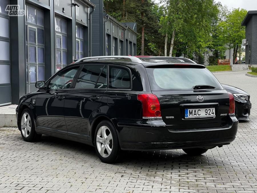 Black Toyota Avensis 2004 in Siauliai, with an engine capacity of 2.00 L and mileage of 366 thousand km for 1250 €, photo 6 on AUTOMOTO.COM.LV