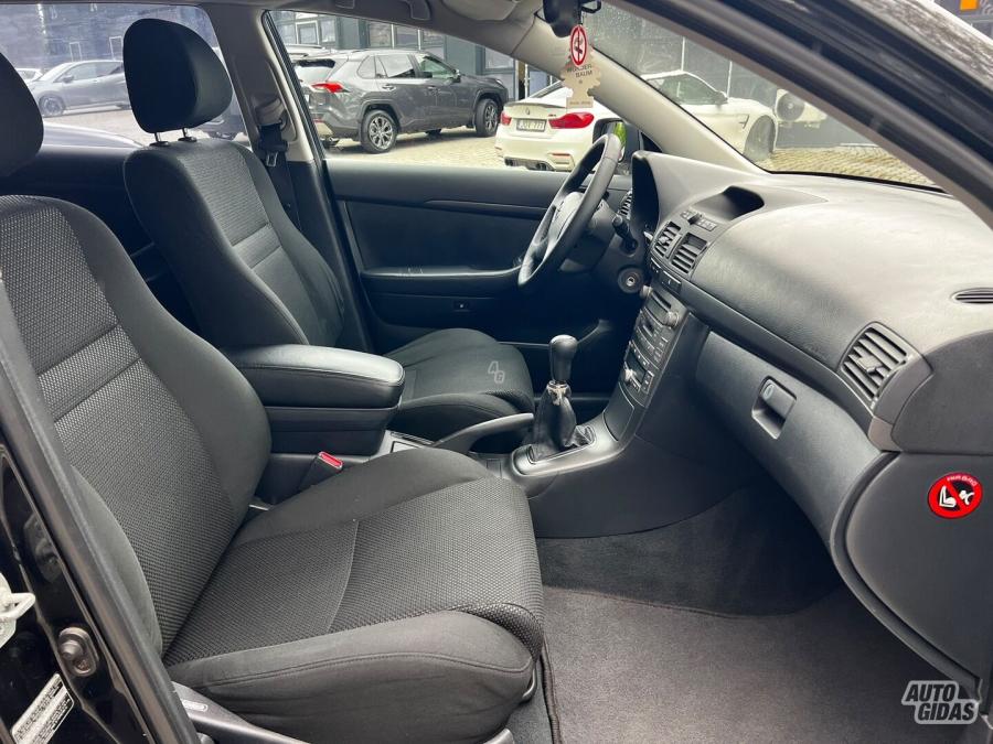 Black Toyota Avensis 2004 in Siauliai, with an engine capacity of 2.00 L and mileage of 366 thousand km for 1250 €, photo 9 on AUTOMOTO.COM.LV