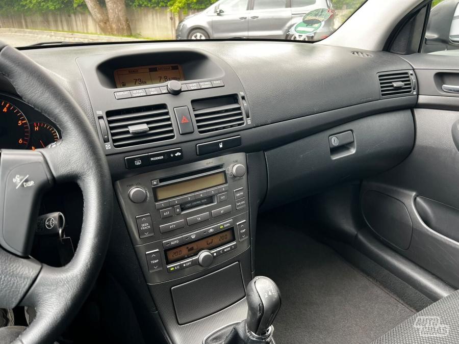 Black Toyota Avensis 2004 in Siauliai, with an engine capacity of 2.00 L and mileage of 366 thousand km for 1250 €, photo 13 on AUTOMOTO.COM.LV