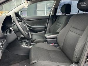 Black Toyota Avensis 2004 in Siauliai, with an engine capacity of 2.00 L and mileage of 366 thousand km for 1250 €, photo 14 on AUTOMOTO.COM.LV