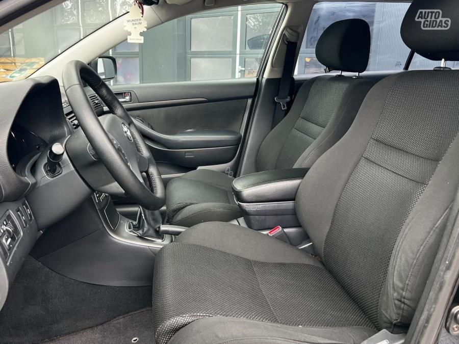 Black Toyota Avensis 2004 in Siauliai, with an engine capacity of 2.00 L and mileage of 366 thousand km for 1250 €, photo 14 on AUTOMOTO.COM.LV