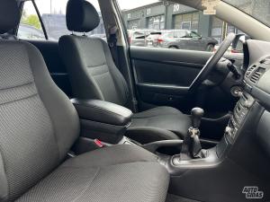 Black Toyota Avensis 2004 in Siauliai, with an engine capacity of 2.00 L and mileage of 366 thousand km for 1250 €, photo 15 on AUTOMOTO.COM.LV