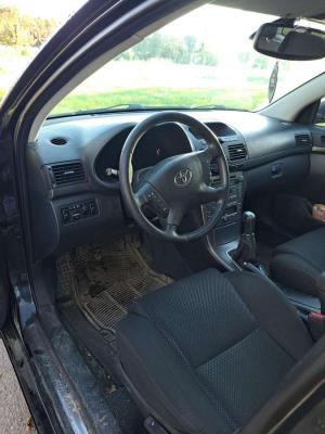 Melns Toyota Avensis 2004 Kelmė, ar dzinēja tilpumu 1.79 L un nobraukumu 310 tūkst. km par 500 €, foto  vietnē AUTOMOTO.COM.LV