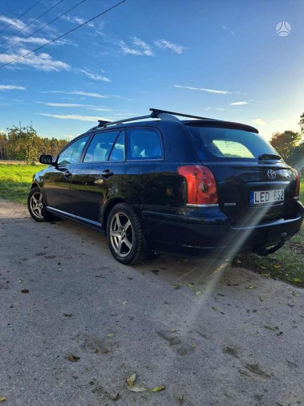 Black Toyota Avensis 2004 in Kelme, with an engine capacity of 1.79 L and mileage of 310 thousand km for 500 €, photo 8 on AUTOMOTO.COM.LV