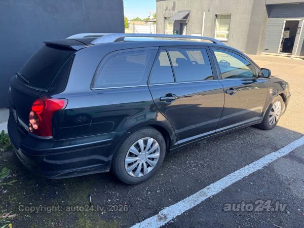 Black Toyota Avensis 2004 in Tallinn, with an engine capacity of 2.00 L and mileage of 286 thousand km for 1999 €, photo 4 on AUTOMOTO.COM.LV