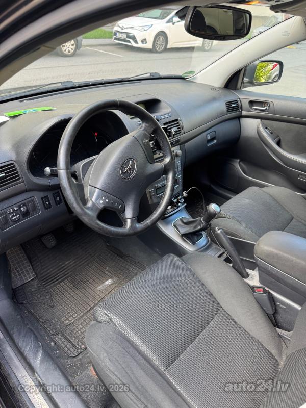Black Toyota Avensis 2004 in Tallinn, with an engine capacity of 2.00 L and mileage of 286 thousand km for 1999 €, photo 5 on AUTOMOTO.COM.LV