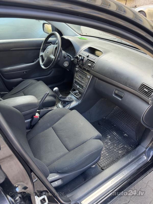Black Toyota Avensis 2004 in Tallinn, with an engine capacity of 2.00 L and mileage of 286 thousand km for 1999 €, photo 6 on AUTOMOTO.COM.LV