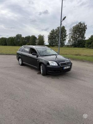 Melns Toyota Avensis 2004 Tauragė, ar dzinēja tilpumu 2.00 L un nobraukumu 306 tūkst. km par 1555 €, foto  vietnē AUTOMOTO.COM.LV