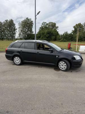 Black Toyota Avensis 2004 in Taurage, with an engine capacity of 2.00 L and mileage of 306 thousand km for 1555 €, photo 3 on AUTOMOTO.COM.LV