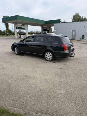 Black Toyota Avensis 2004 in Taurage, with an engine capacity of 2.00 L and mileage of 306 thousand km for 1555 €, photo 9 on AUTOMOTO.COM.LV