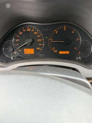 Black Toyota Avensis 2004 in Taurage, with an engine capacity of 2.00 L and mileage of 306 thousand km for 1555 €, photo 14 on AUTOMOTO.COM.LV