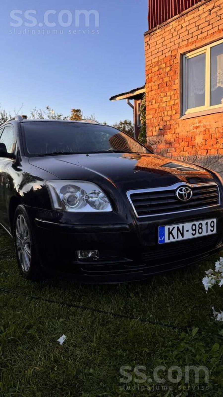 Melns Toyota Avensis 2004 Daugavpils, ar dzinēja tilpumu 2.00 L un nobraukumu 364 tūkst. km par 1600 €, foto 1 vietnē AUTOMOTO.COM.LV