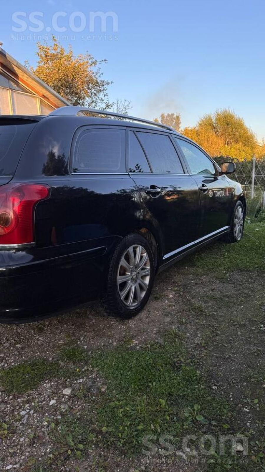 Melns Toyota Avensis 2004 Daugavpils, ar dzinēja tilpumu 2.00 L un nobraukumu 364 tūkst. km par 1600 €, foto 3 vietnē AUTOMOTO.COM.LV