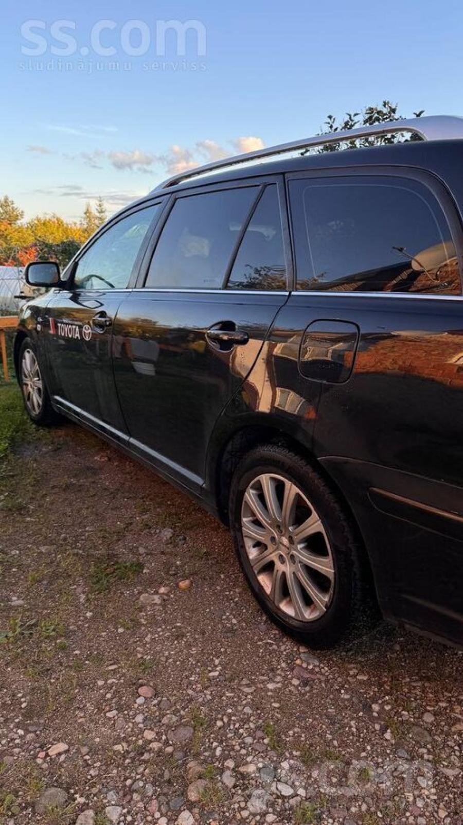 Melns Toyota Avensis 2004 Daugavpils, ar dzinēja tilpumu 2.00 L un nobraukumu 364 tūkst. km par 1600 €, foto 4 vietnē AUTOMOTO.COM.LV