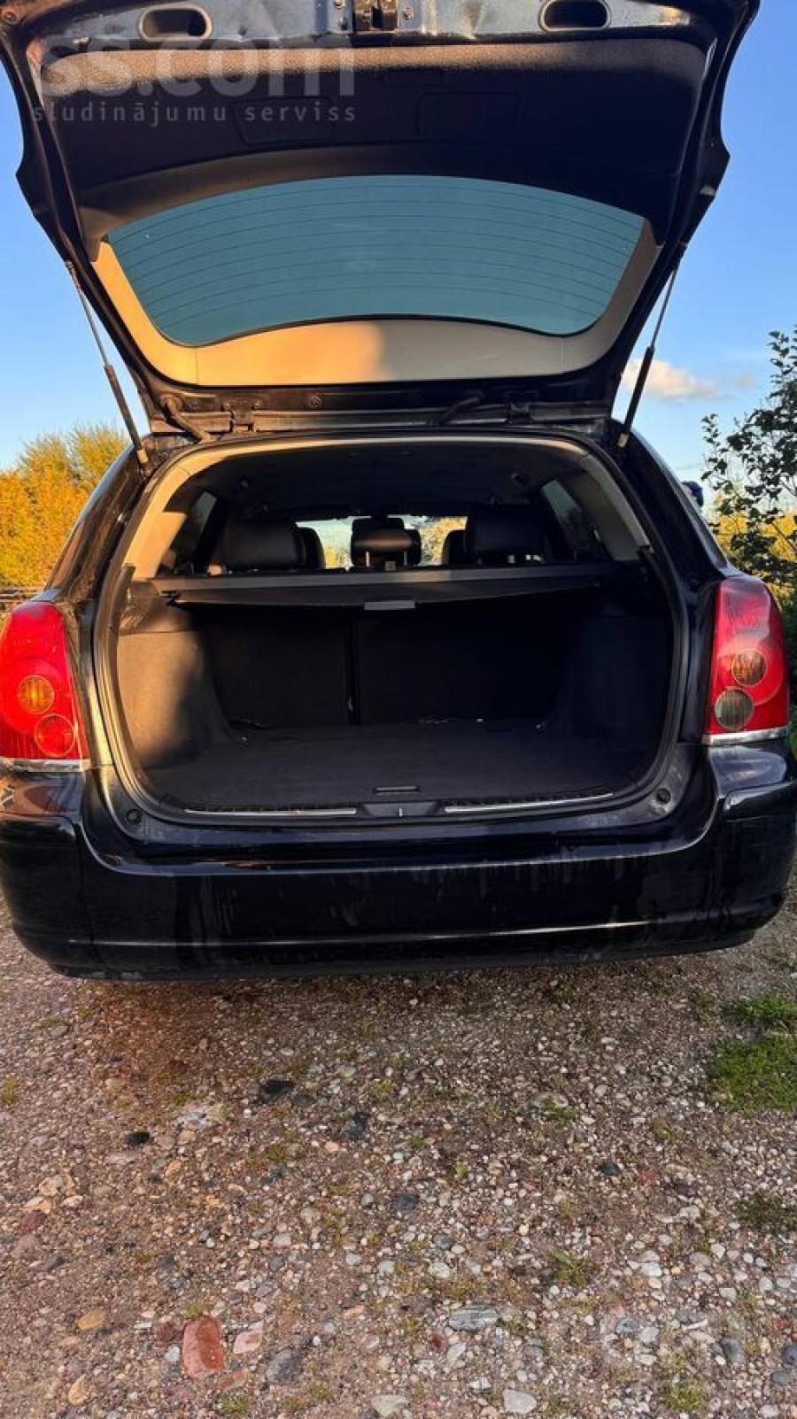Melns Toyota Avensis 2004 Daugavpils, ar dzinēja tilpumu 2.00 L un nobraukumu 364 tūkst. km par 1600 €, foto 5 vietnē AUTOMOTO.COM.LV