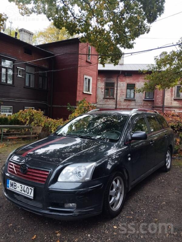 Toyota Avensis 2004 in Riga on AUTOMOTO.COM.LV Black Toyota Avensis 2004 in Riga, with an engine capacity of 2.00 L and mileage of 330 thousand km for 800 €, photo 1 on AUTOMOTO.COM.LV