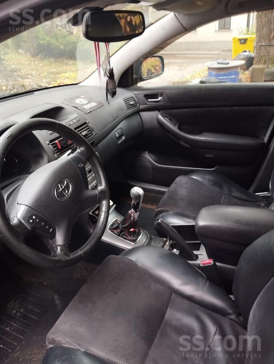 Melns Toyota Avensis 2004 Rīga, ar dzinēja tilpumu 2.00 L un nobraukumu 330 tūkst. km par 800 €, foto 6 vietnē AUTOMOTO.COM.LV