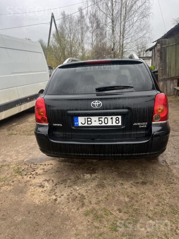 Melns Toyota Avensis 2005 Bauska, ar dzinēja tilpumu 2.20 L un nobraukumu 374 tūkst. km par 1650 €, foto 5 vietnē AUTOMOTO.COM.LV