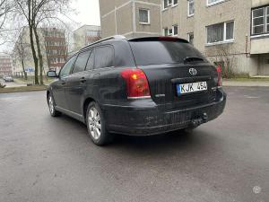 Black Toyota Avensis 2005 in Utena, with an engine capacity of 2.23 L and mileage of 400 thousand km for 750 €, photo 5 on AUTOMOTO.COM.LV