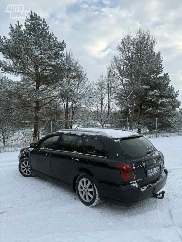 Black Toyota Avensis 2005 in Vilnius, with an engine capacity of 1.80 L and mileage of 350 thousand km for 1550 €, photo 1 on AUTOMOTO.COM.LV