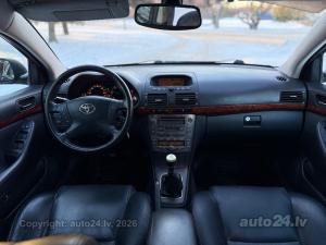 Black Toyota Avensis 2005 in Tallinn, with an engine capacity of 2.20 L and mileage of 286 thousand km for 1890 €, photo 9 on AUTOMOTO.COM.LV