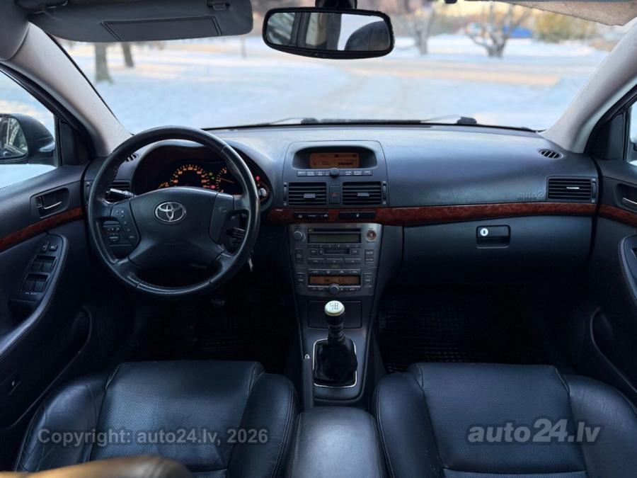 Black Toyota Avensis 2005 in Tallinn, with an engine capacity of 2.20 L and mileage of 286 thousand km for 1890 €, photo 9 on AUTOMOTO.COM.LV