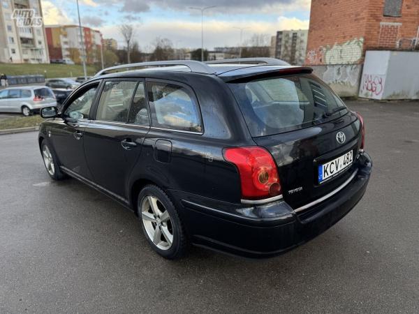 Black Toyota Avensis 2005 in Ukmerge, with an engine capacity of 2.00 L and mileage of 290 thousand km for 1250 €, photo 3 on AUTOMOTO.COM.LV