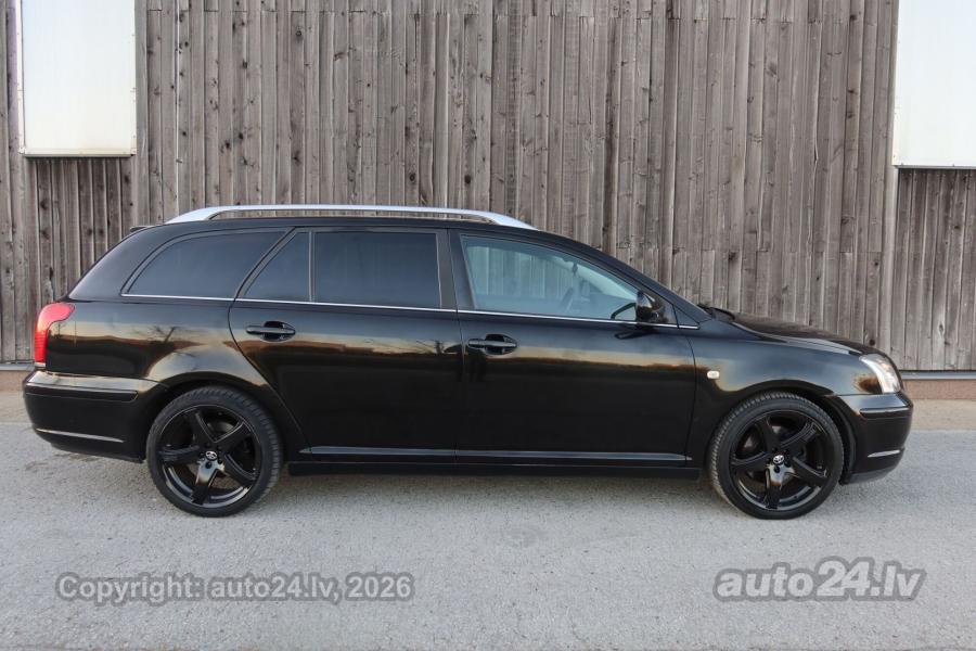 Melns Toyota Avensis 2005 Tallina, ar dzinēja tilpumu 2.00 L un nobraukumu 328 tūkst. km par 2250 €, foto 3 vietnē AUTOMOTO.COM.LV