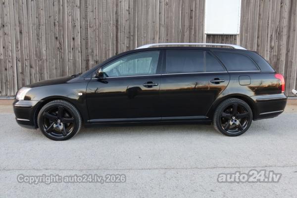 Black Toyota Avensis 2005 in Tallinn, with an engine capacity of 2.00 L and mileage of 328 thousand km for 2250 €, photo 7 on AUTOMOTO.COM.LV