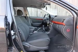 Melns Toyota Avensis 2005 Tallina, ar dzinēja tilpumu 2.00 L un nobraukumu 328 tūkst. km par 2250 €, foto 15 vietnē AUTOMOTO.COM.LV