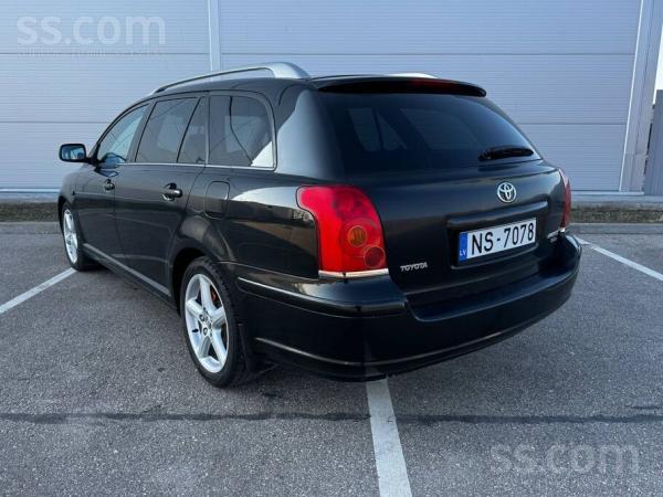 Черный Тойота Авенсис 2005 в Даугавпилс, объемом двигателя 2.20 л и пробегом 387 тыс. км за 1650 €, фото 4 на AUTOMOTO.COM.LV