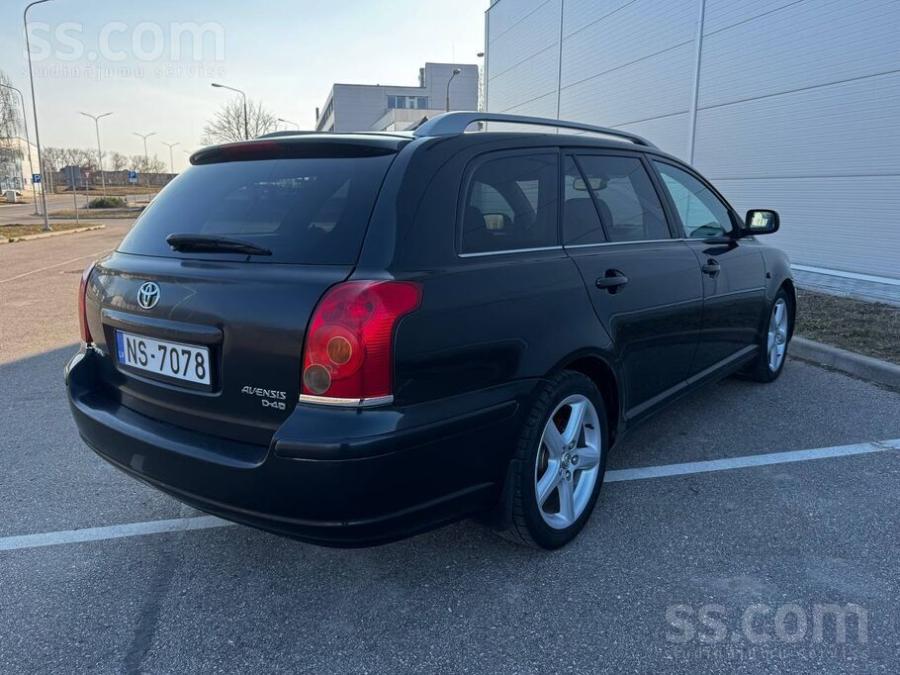 Черный Тойота Авенсис 2005 в Даугавпилс, объемом двигателя 2.20 л и пробегом 387 тыс. км за 1650 €, фото 6 на AUTOMOTO.COM.LV