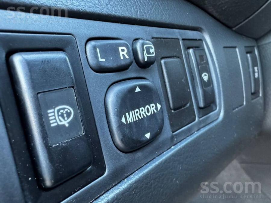 Черный Тойота Авенсис 2005 в Даугавпилс, объемом двигателя 2.20 л и пробегом 387 тыс. км за 1650 €, фото 10 на AUTOMOTO.COM.LV