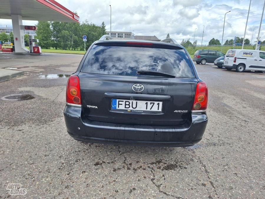 Черный Тойота Авенсис 2005 в Тельшяй, объемом двигателя 2.00 л и пробегом 300 тыс. км за 950 €, фото 6 на AUTOMOTO.COM.LV