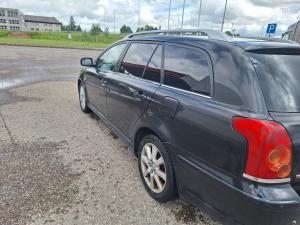 Черный Тойота Авенсис 2005 в Тельшяй, объемом двигателя 2.00 л и пробегом 300 тыс. км за 950 €, фото 10 на AUTOMOTO.COM.LV