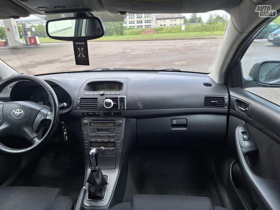 Черный Тойота Авенсис 2005 в Тельшяй, объемом двигателя 2.00 л и пробегом 300 тыс. км за 950 €, фото 13 на AUTOMOTO.COM.LV
