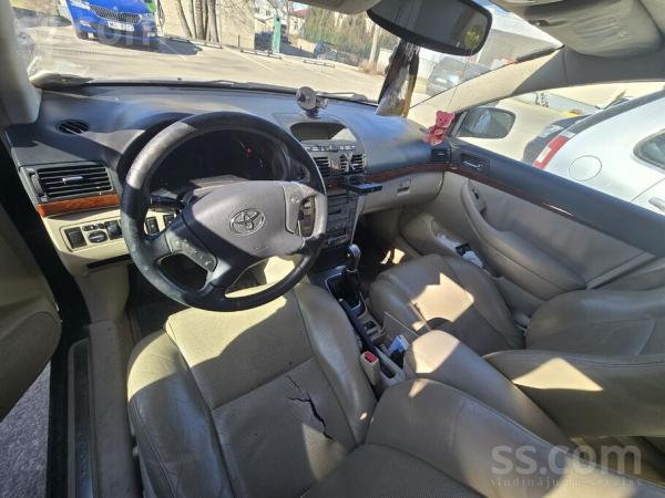 Melns Toyota Avensis 2005 Rīga, ar dzinēja tilpumu 2.00 L un nobraukumu 309 tūkst. km par 1200 €, foto 9 vietnē AUTOMOTO.COM.LV
