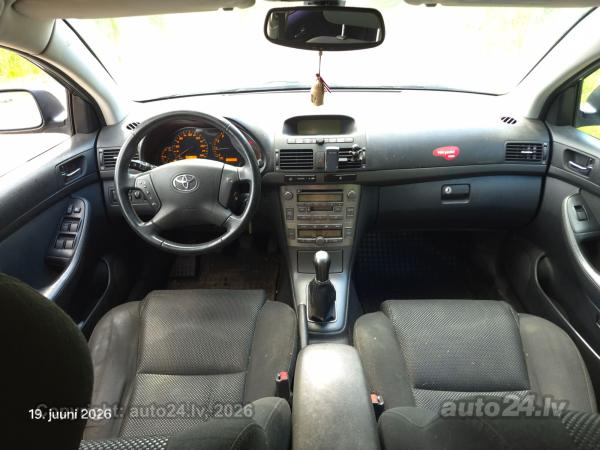 Черный Тойота Авенсис 2005 в Пярну, объемом двигателя 2.00 л и пробегом 282 тыс. км за 750 €, фото 2 на AUTOMOTO.COM.LV