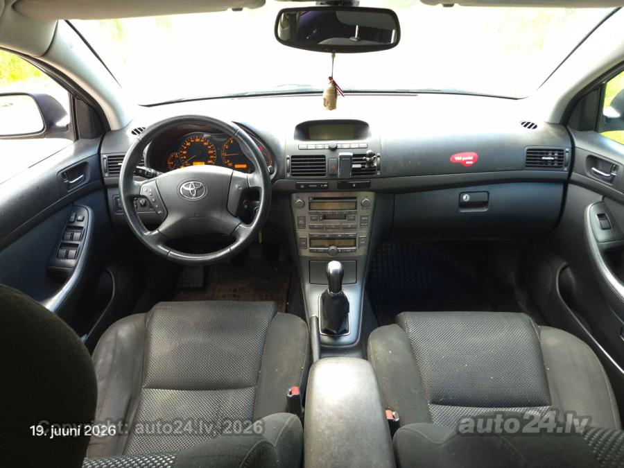 Черный Тойота Авенсис 2005 в Пярну, объемом двигателя 2.00 л и пробегом 282 тыс. км за 750 €, фото 3 на AUTOMOTO.COM.LV