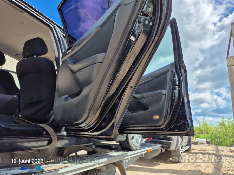 Черный Тойота Авенсис 2005 в Пярну, объемом двигателя 2.00 л и пробегом 282 тыс. км за 750 €, фото 16 на AUTOMOTO.COM.LV