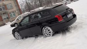 Melns Toyota Avensis 2005 Rīga, ar dzinēja tilpumu 2.20 L un nobraukumu 325 tūkst. km par 2500 €, foto 5 vietnē AUTOMOTO.COM.LV
