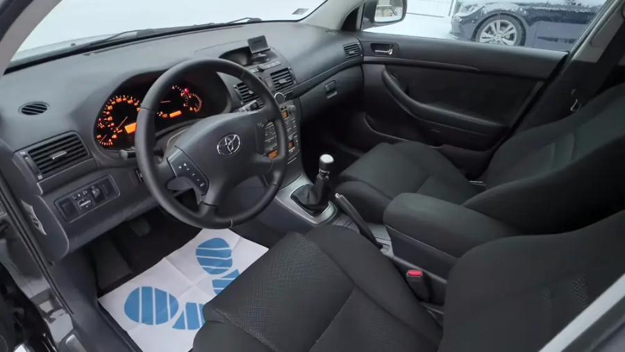 Melns Toyota Avensis 2005 Rīga, ar dzinēja tilpumu 2.20 L un nobraukumu 325 tūkst. km par 2500 €, foto 8 vietnē AUTOMOTO.COM.LV
